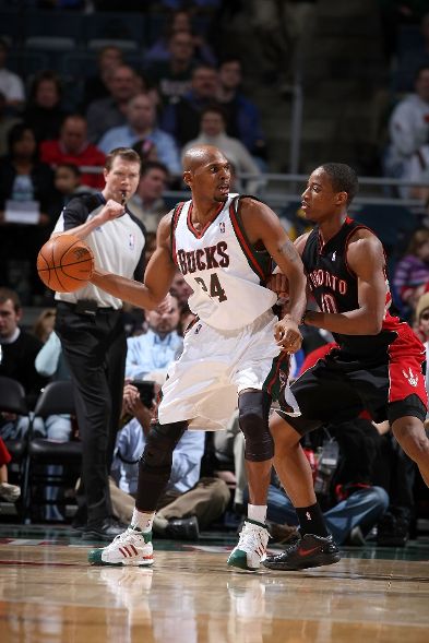 Stackhouse debuts, Bucks celebrate homecoming with win over Raptors ...