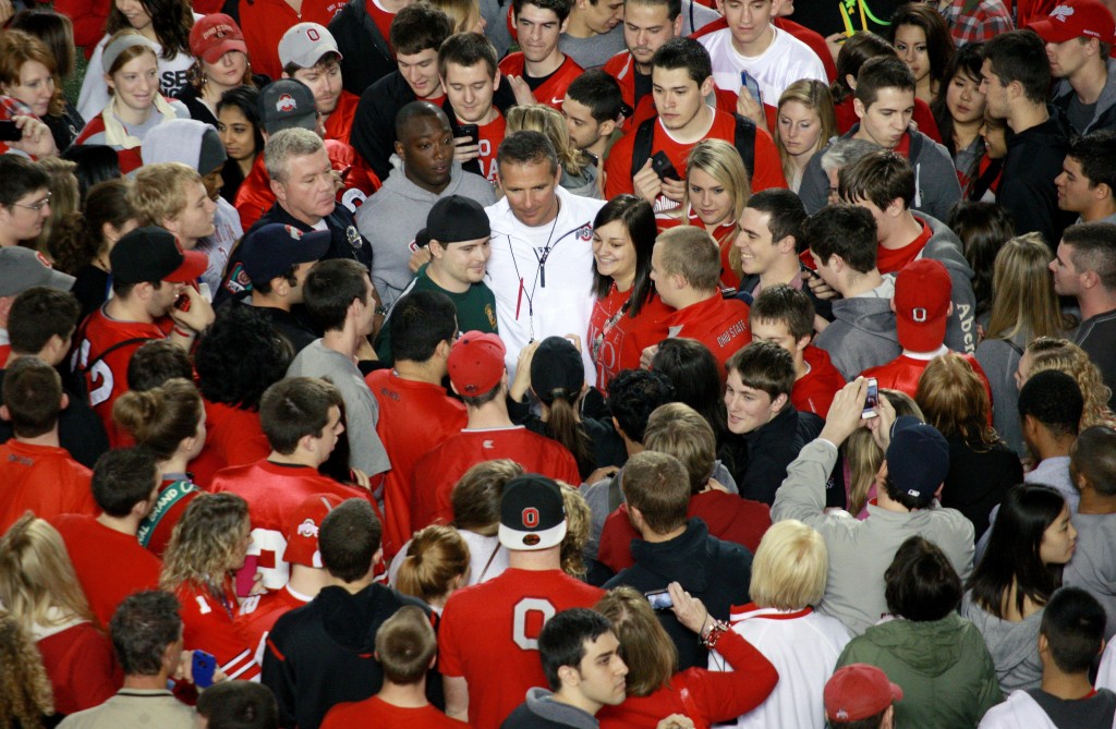 Ohio State football practice draws 3,100 people