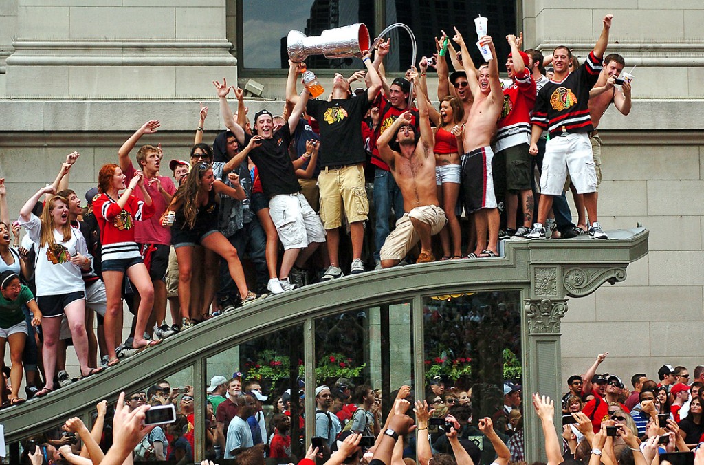Blackhawks celebration video shot in Chicago streets